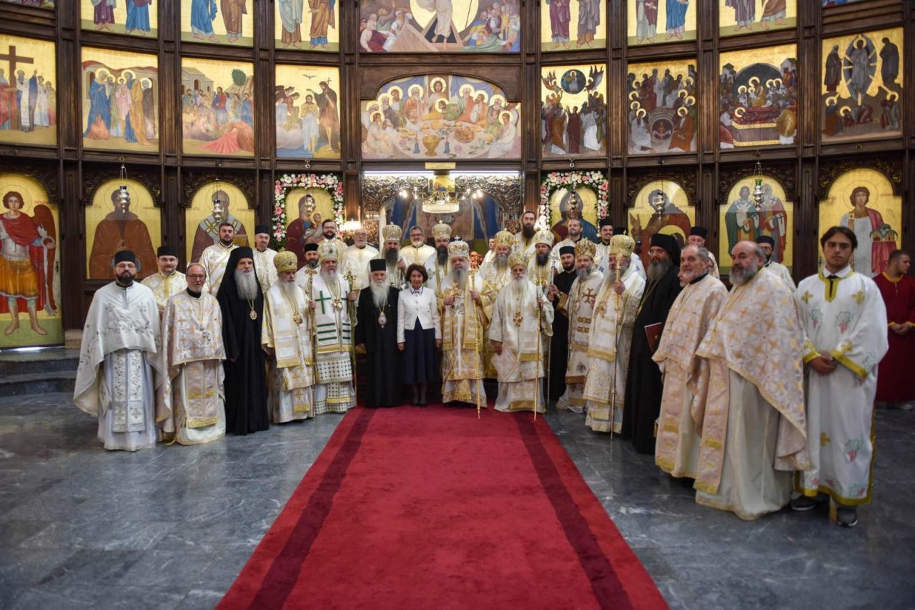 Претседателката Сиљановска Давкова присуствуваше на литургијата по ...