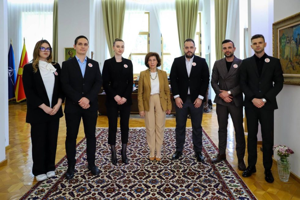 Siljanovska-Davkova meets with representatives of Support Kocani